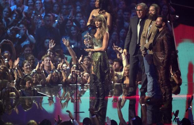 Taylor Swift wins big at MTV Video Music Awards, ties Beyoncé’s record ...