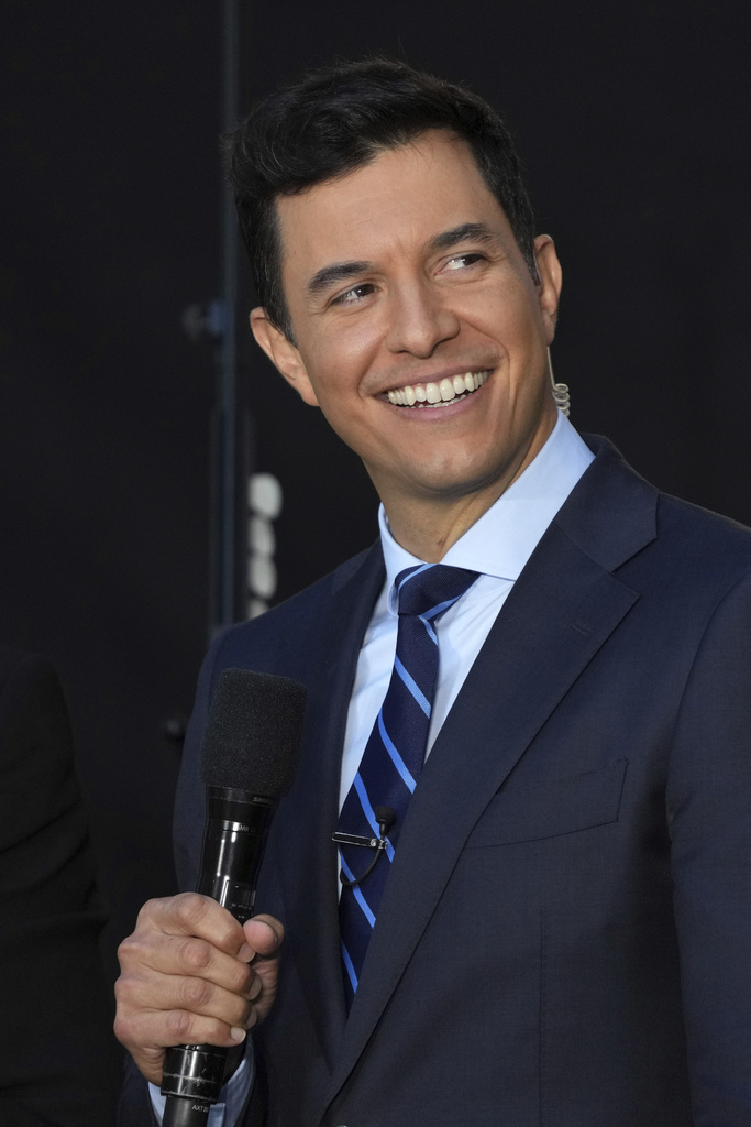 Tom Llamas to succeed Lester Holt as NBC “Nightly News” anchor | Newsradio WGAN